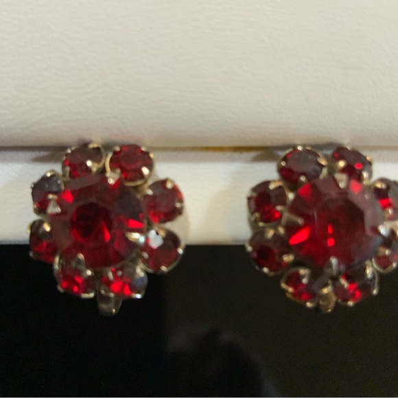 Jewelry | Earrings Screw Back Ruby Red Rhinestones Prong Set Vintage ...